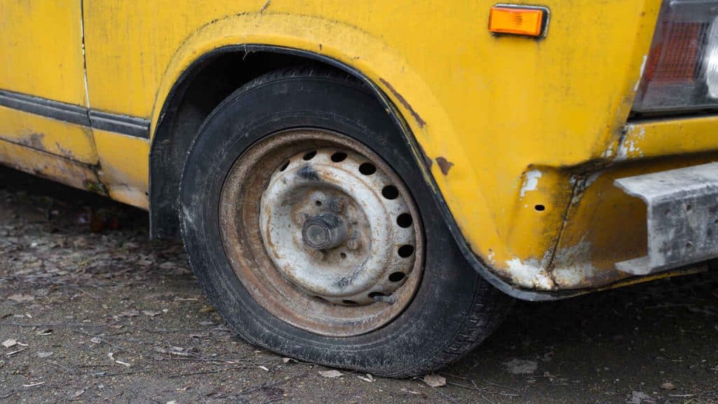 8 Instances Where You Must Get Rid Of Your Old Junk Cars